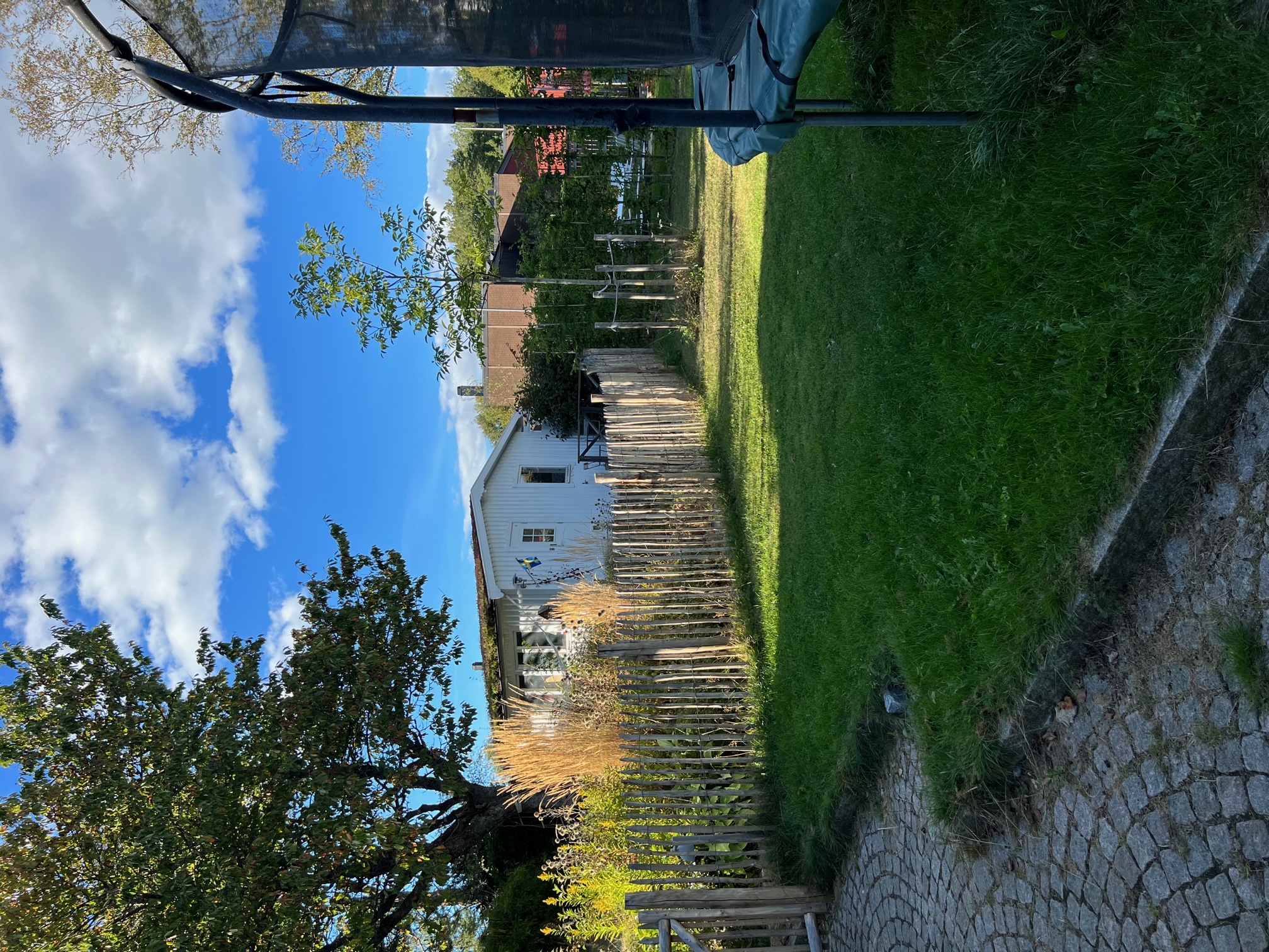 Mellanbergsvägen, Billdal - Stuga | Qasa